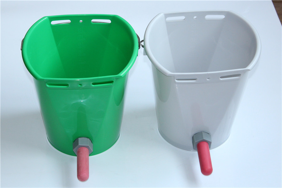 Sturdy Green/Gray 1.5 Gallon Calf Feeding Bucket with Removable Nipple ...